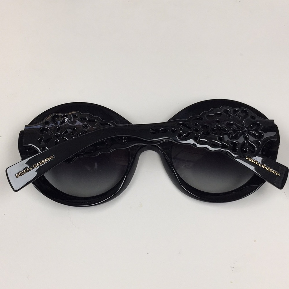Dolceandgabbana Beautiful Black On Black Round Sunglass Gem